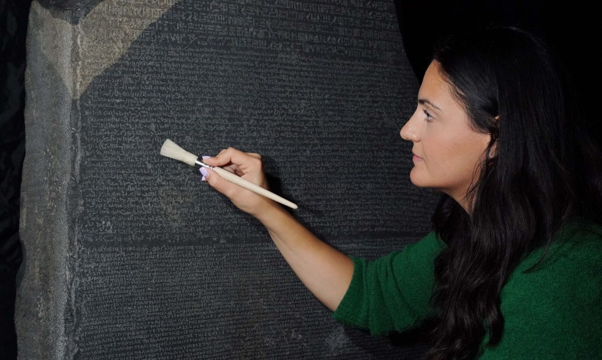 Phiến đá Rosetta: Mở khóa những bí mật Ai Cập cổ đại - Tạp chí Tia sáng